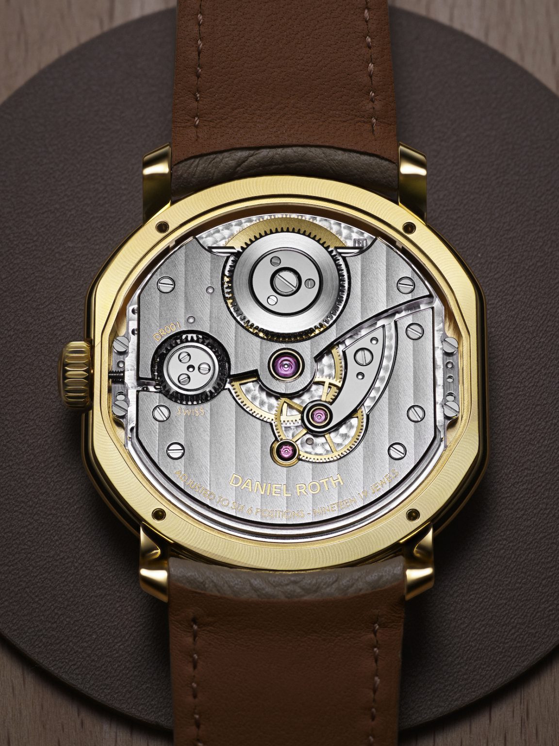 Daniel Roth Tourbillon Souscription腕表荣获第24届日内瓦高级钟表大赏“最佳陀飞轮”奖 – 瑞丽网