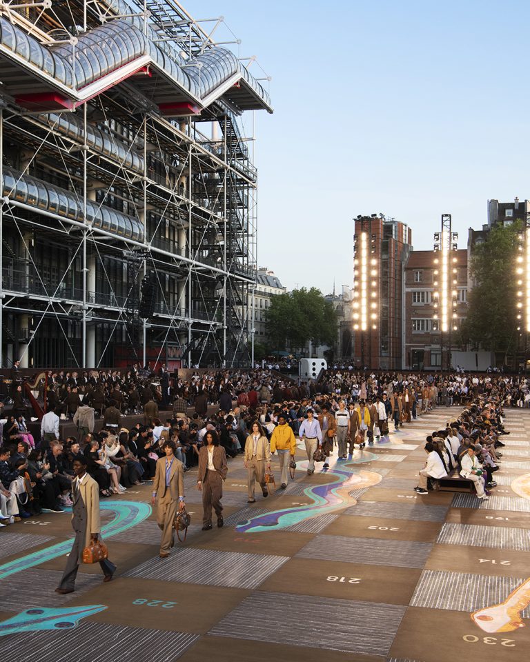 路易威登2026春夏男士系列 由男装创意总监Pharrell Williams呈现 – 瑞丽网